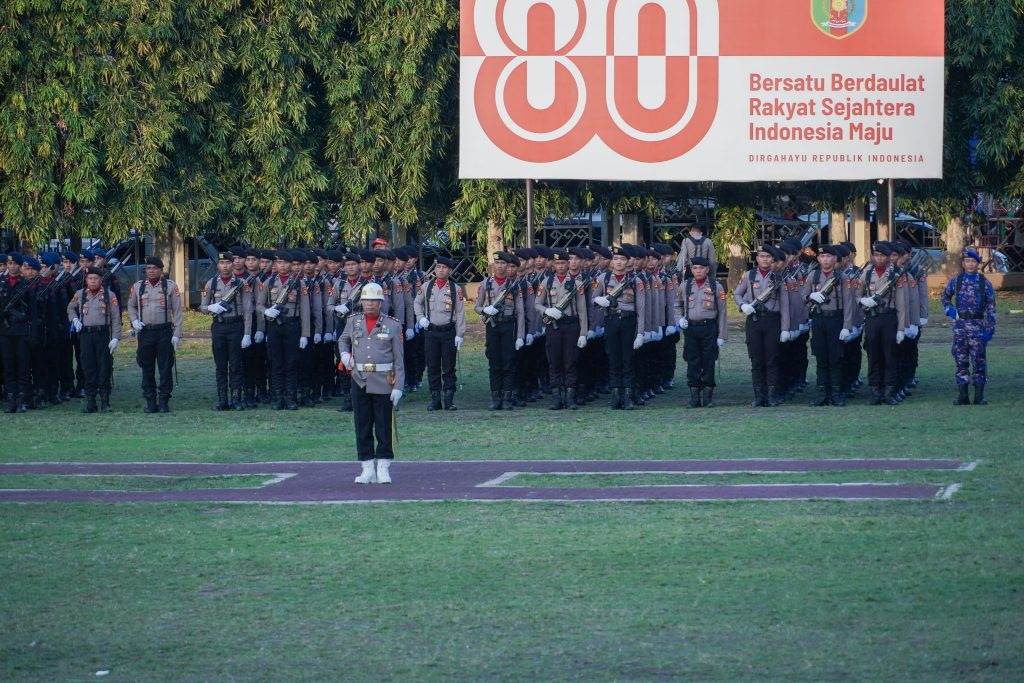 Upacara Penurunan Bendera HUT ke-80 Kemerdekaan RI di Provinsi Lampung ...